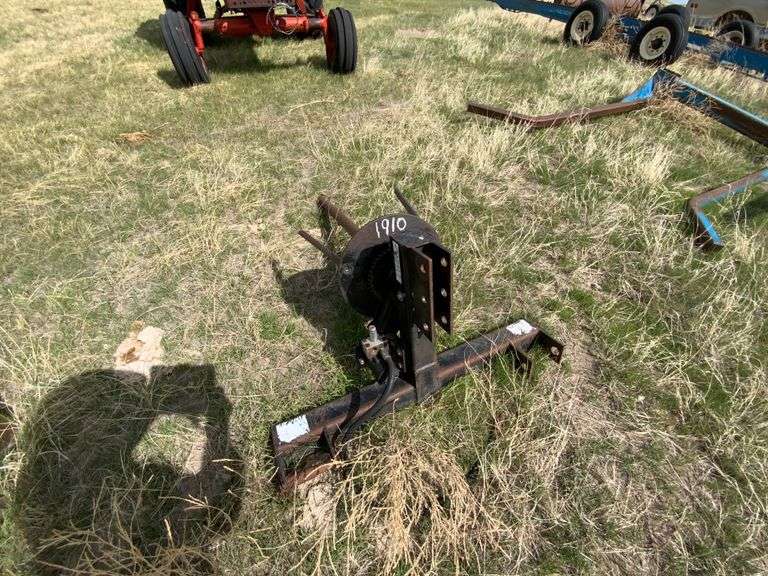 3-point Round Bale Spinner/Feeder - Kraupie's Real Estate & Auctioneers