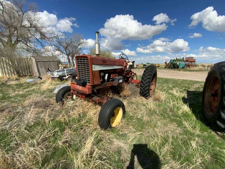 International 656 Farmall Diesel Tractor - Kraupie's Real Estate ...