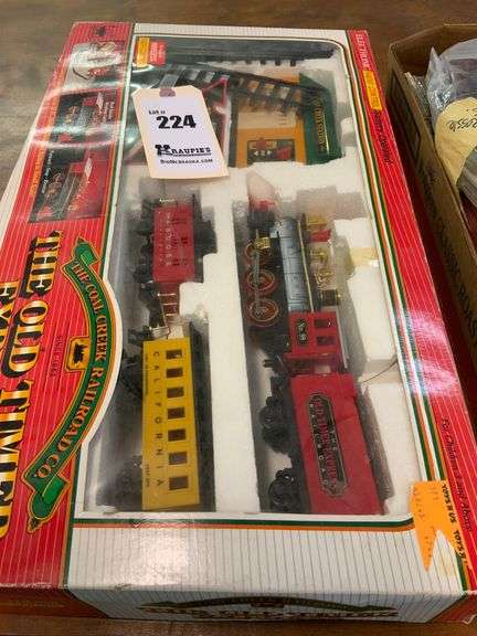 The Old Timer Express Train Set - Kraupie's Real Estate & Auctioneers