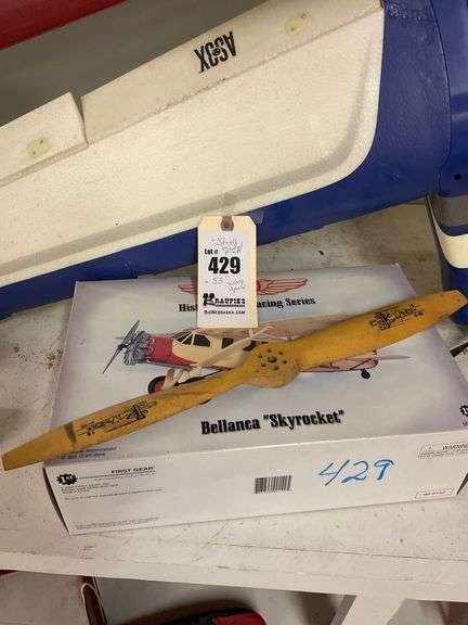 E-Flite Valiant 1.3 M RC - Kraupie's Real Estate & Auctioneers