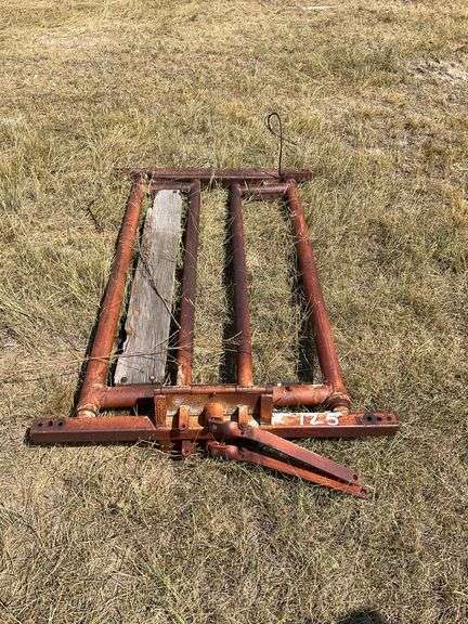Pearson Head Catch, Needs Cables - Kraupie's Real Estate & Auctioneers