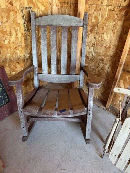 Large Wood Rocking Chair - Kraupie's Real Estate & Auctioneers