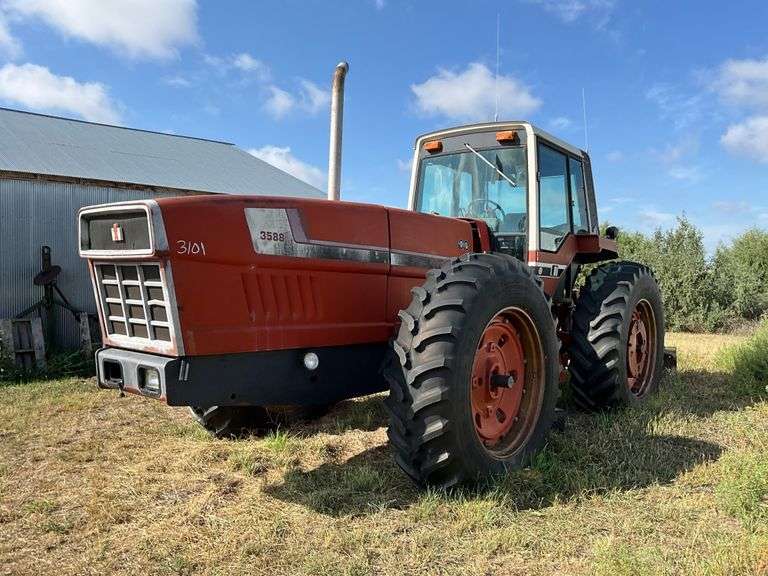 International 3588 Tractor - Kraupie's Real Estate & Auctioneers
