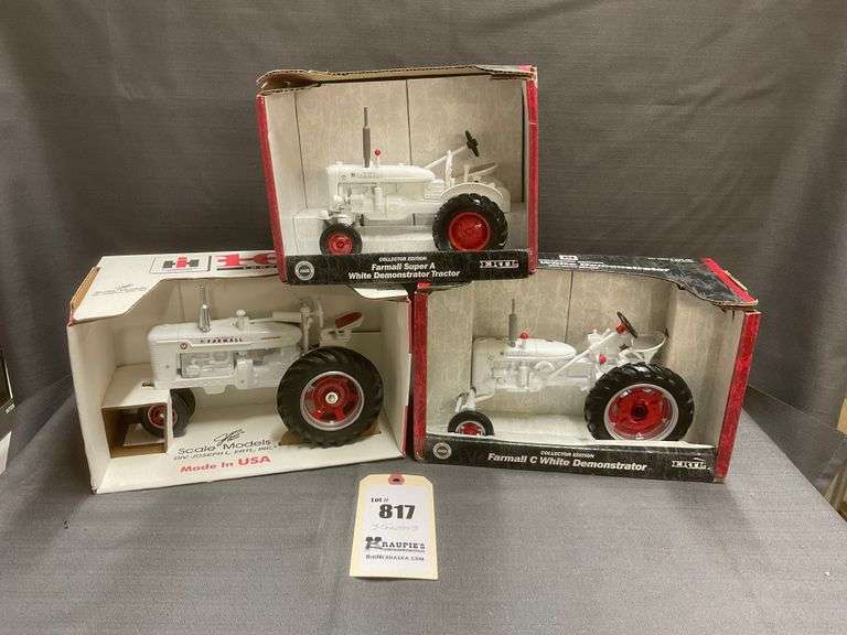IH Farmall Super A White Demonstrator / Farmall C White Demonstrator (3 ...
