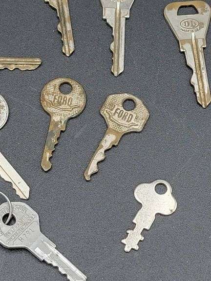 Vintage Keys - Including Ford, GM, Briggs & Stratton, P&F Corbin And ...