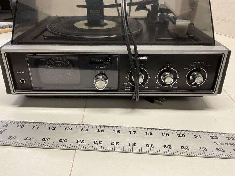 Panasonic turntable and radio - Legacy Auction Company