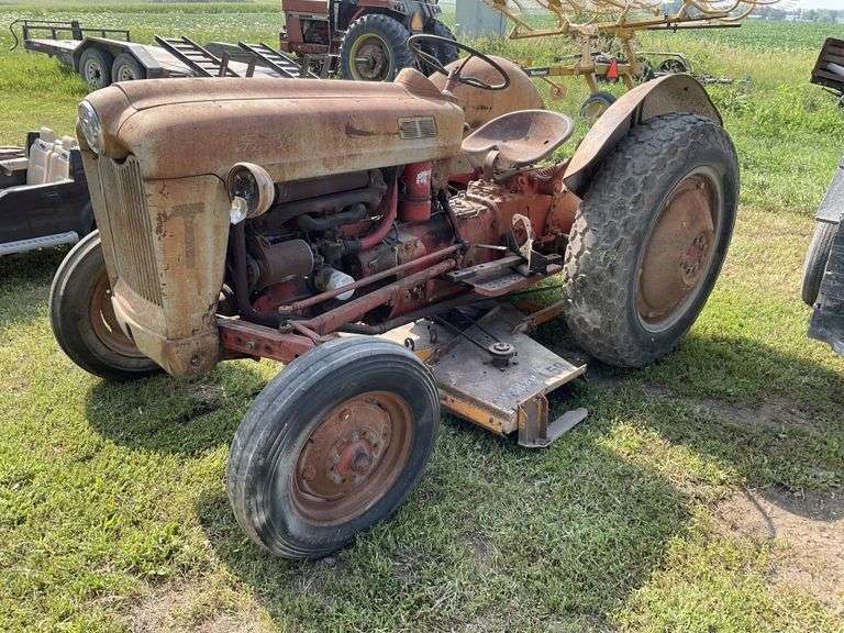 Ford model 640 tractor. Engin loose. Ran five - Legacy Auction Company