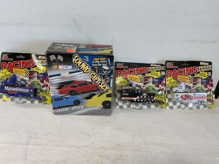 Racing cars, gift set - Legacy Auction Company