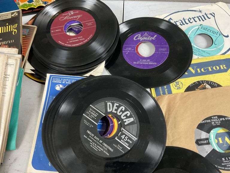 Assorted 45 records - Legacy Auction Company