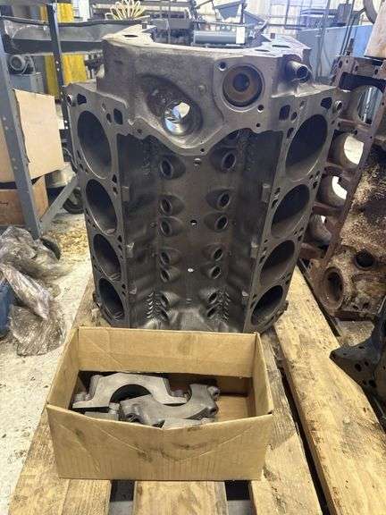 Ford 351 Cleveland block w/4 bolt mains - Legacy Auction Company