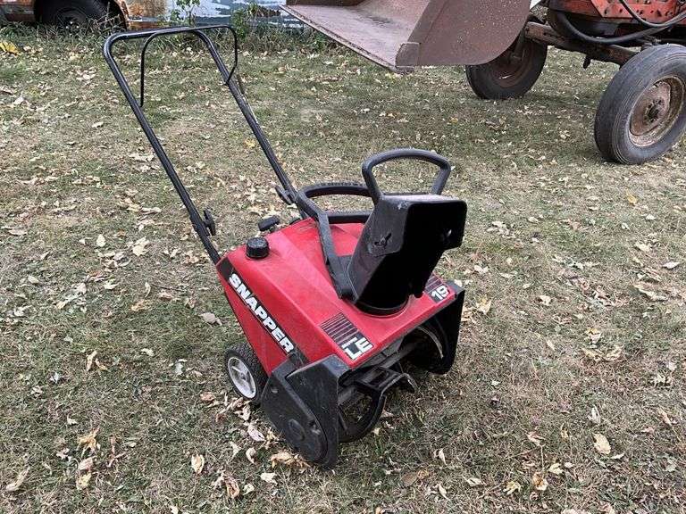 Snapper LE 19 snow blower - Legacy Auction Company