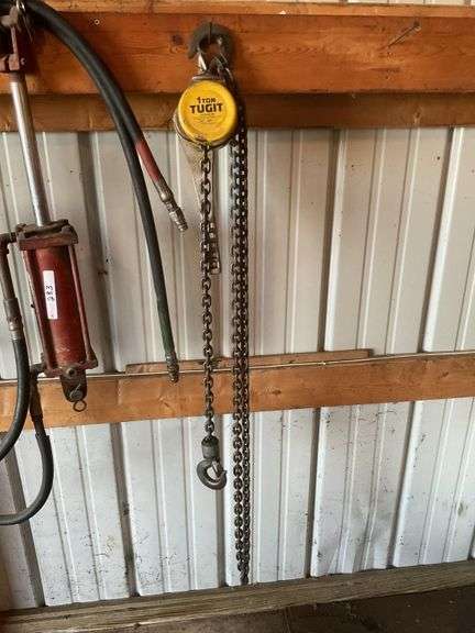 Tug it 1 ton chain hoist - Legacy Auction Company