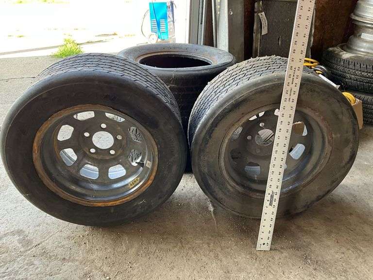 (2) 15" IMCA rims with set of racing tires - Legacy Auction Company