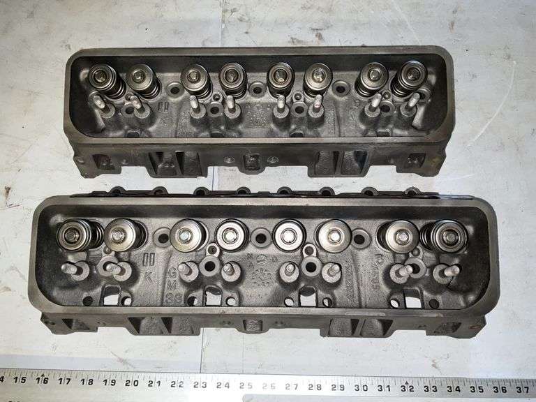 Small block Chevy 350 cylinder heads - Legacy Auction Company