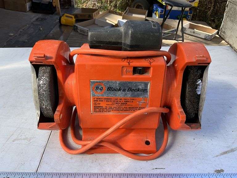 Black & Decker 5" bench grinder - Legacy Auction Company