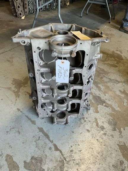 302 Ford block - Legacy Auction Company