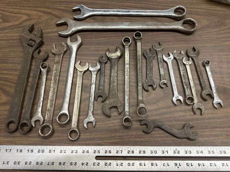 Assorted combination wrenches - Legacy Auction Company