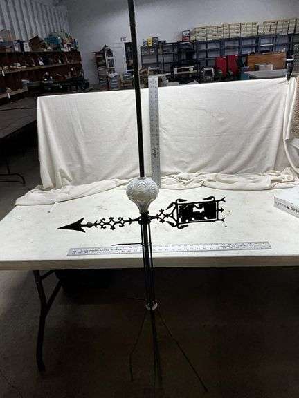 Lightning rod, arrow and Hawkeye ball - Legacy Auction Company