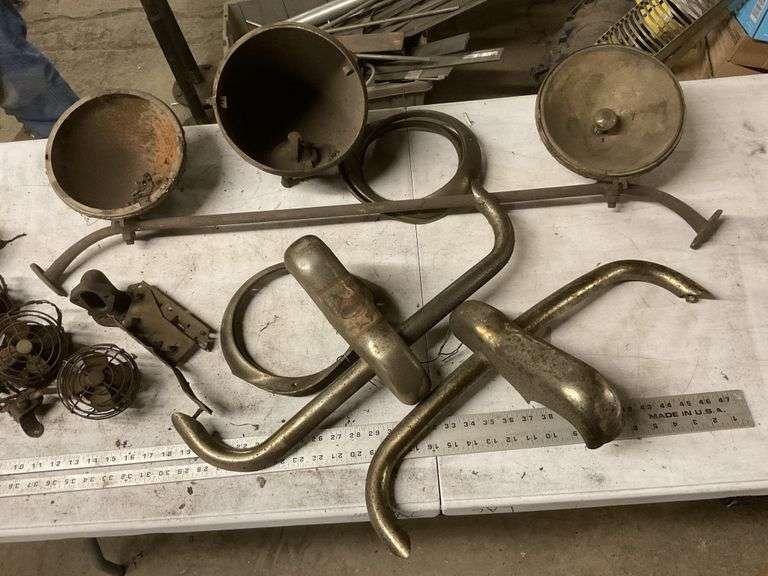 Vintage car parts - Legacy Auction Company