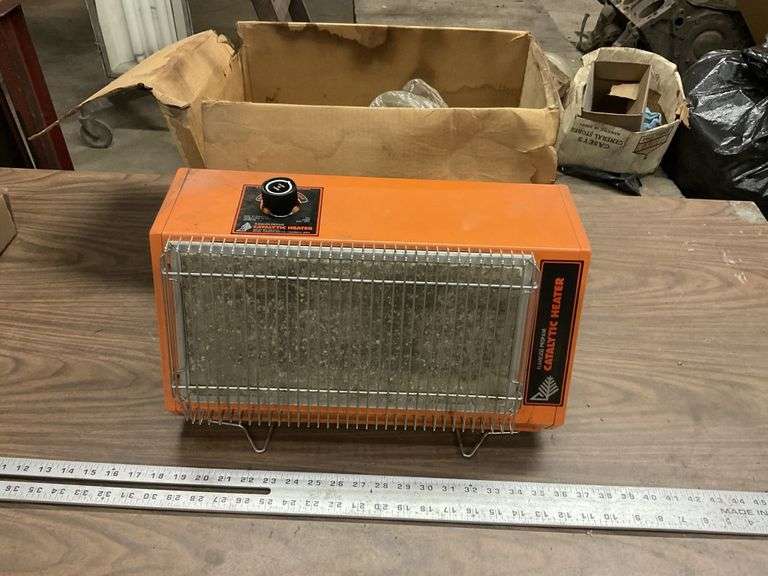 Flameless propane Cadilytic heater - Legacy Auction Company
