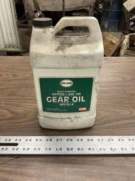 SAE 40 gear oil (full) - Legacy Auction Company