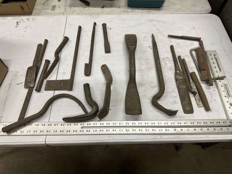 Assorted auto body tools - Legacy Auction Company