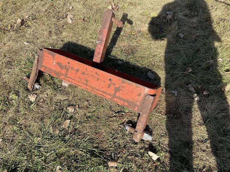 3-point weight bracket - Legacy Auction Company