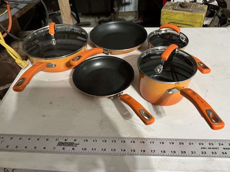Rachael Ray pans - Legacy Auction Company