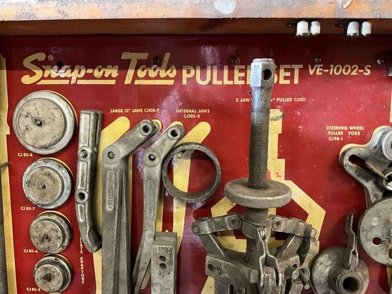 Snap-on puller set with case and everything above - Legacy Auction Company