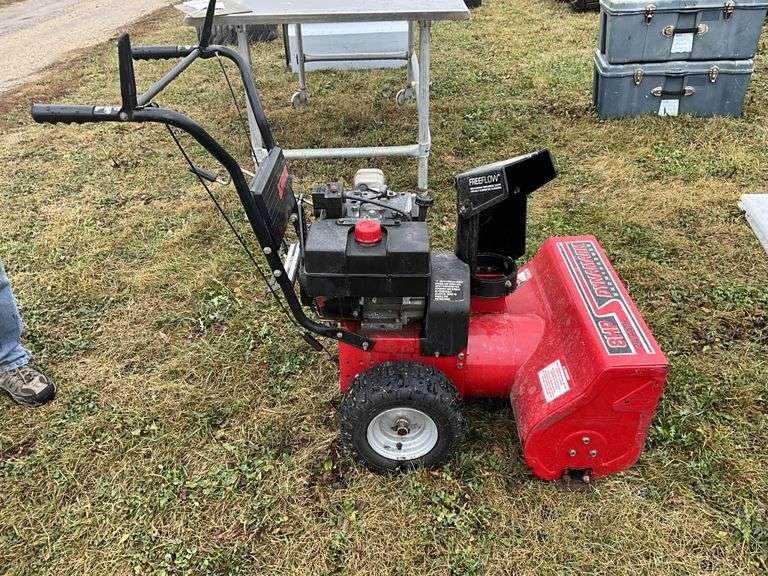 DynaMark snowthrower 8hp 24" path, loose - Legacy Auction Company