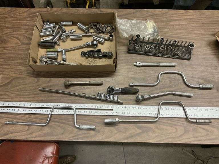 Speed wrenches/sockets/ratchets - Legacy Auction Company