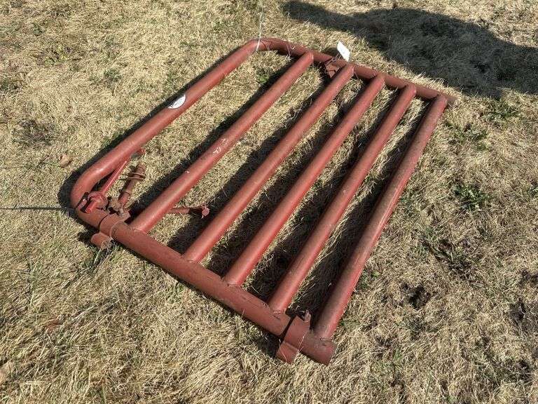 4' hog gate - Legacy Auction Company