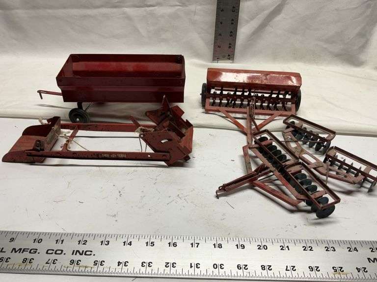 Tru-Scale loader & grain drill, disc & wagon - Legacy Auction Company