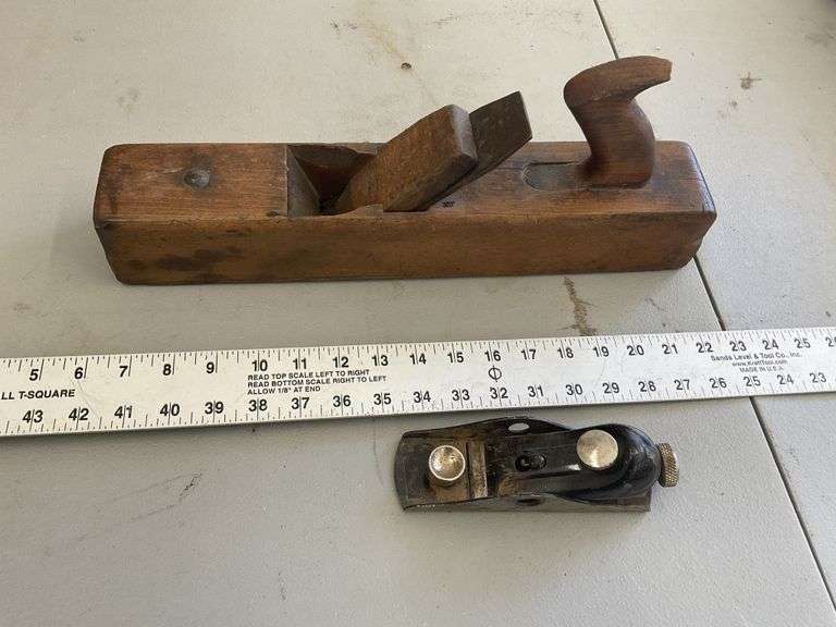 Vintage wood hand plane and metal hand plane - Legacy Auction Company