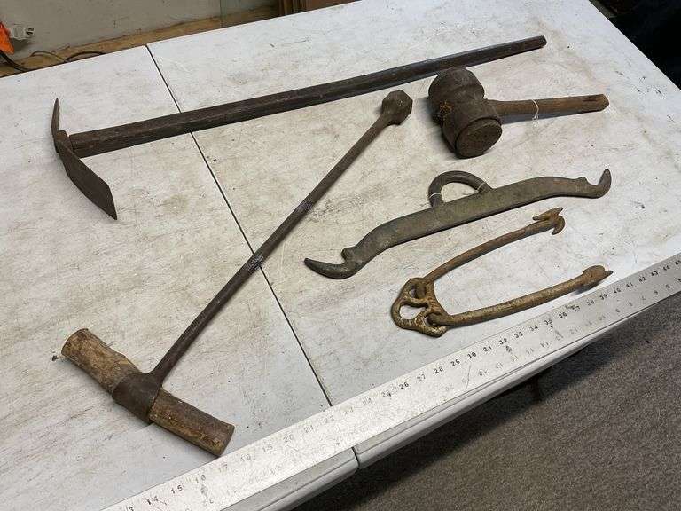 Cast gamble and vintage tools - Legacy Auction Company