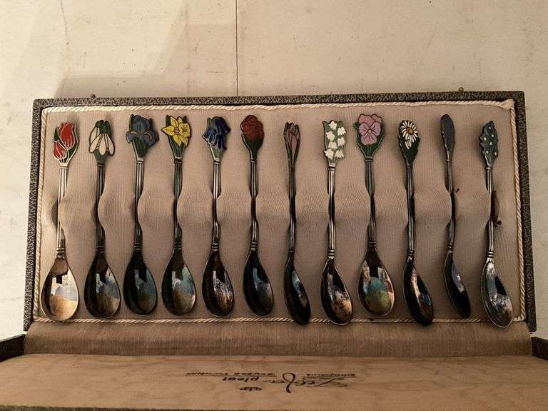 Mini silver spoons with flower handles - Legacy Auction Company