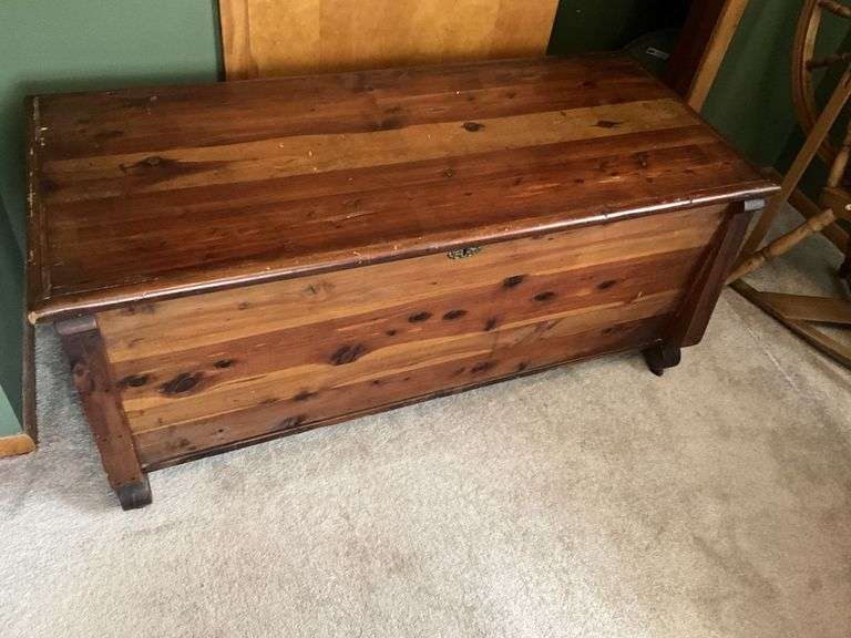 Cedar chest, no key. 50 x 23 x 21 - Legacy Auction Company