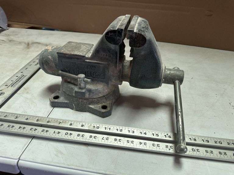 4 1/2" Wilton vice - Legacy Auction Company