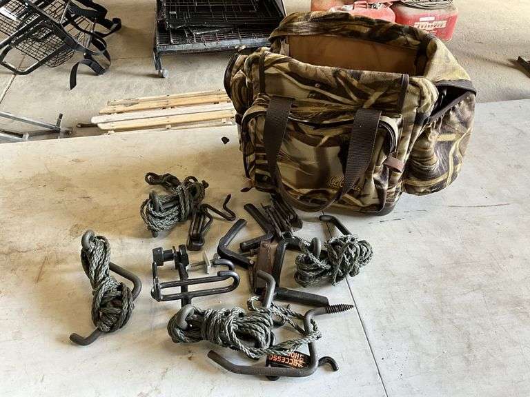 Tree steps and hangers with bag - Legacy Auction Company