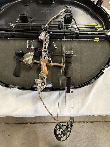 Mathews solo cam compound bow with case and - Legacy Auction Company