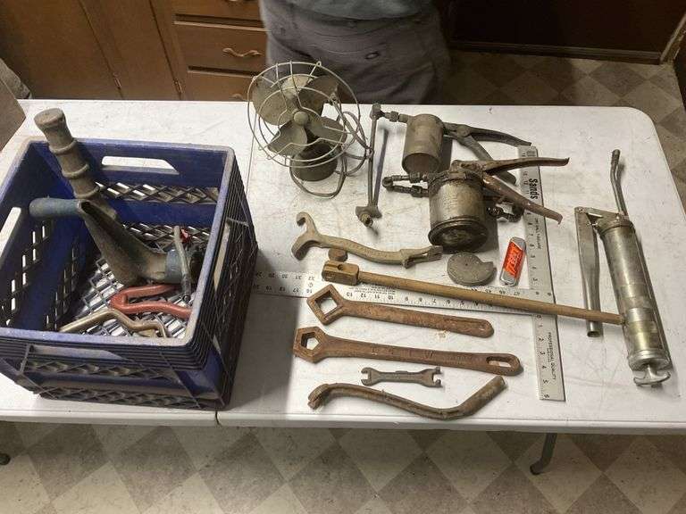 Railroad grease guns etc. - Legacy Auction Company