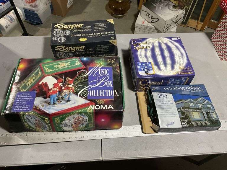 Christmas musical box set and lights - Legacy Auction Company