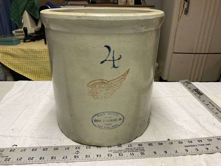 Red Wing 4 gallon crock with cracks - Legacy Auction Company