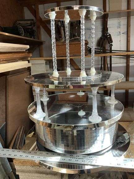Mirrored electric rotating cake stand - Legacy Auction Company