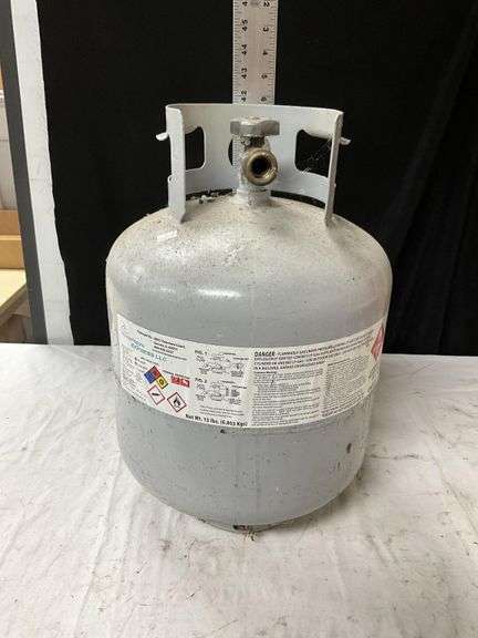 Propane tank, full - Legacy Auction Company