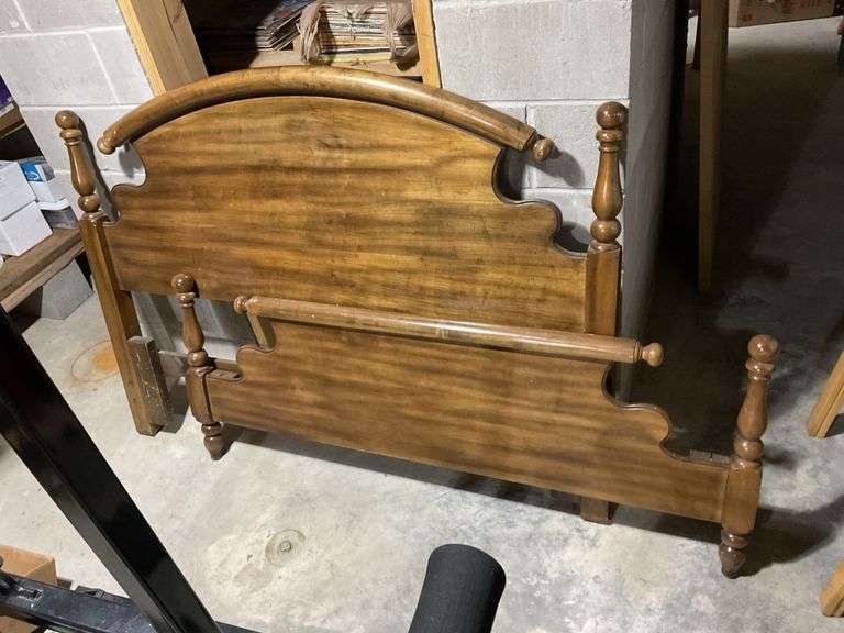 Queen headboard, footboard and bed frame , frame - Legacy Auction Company