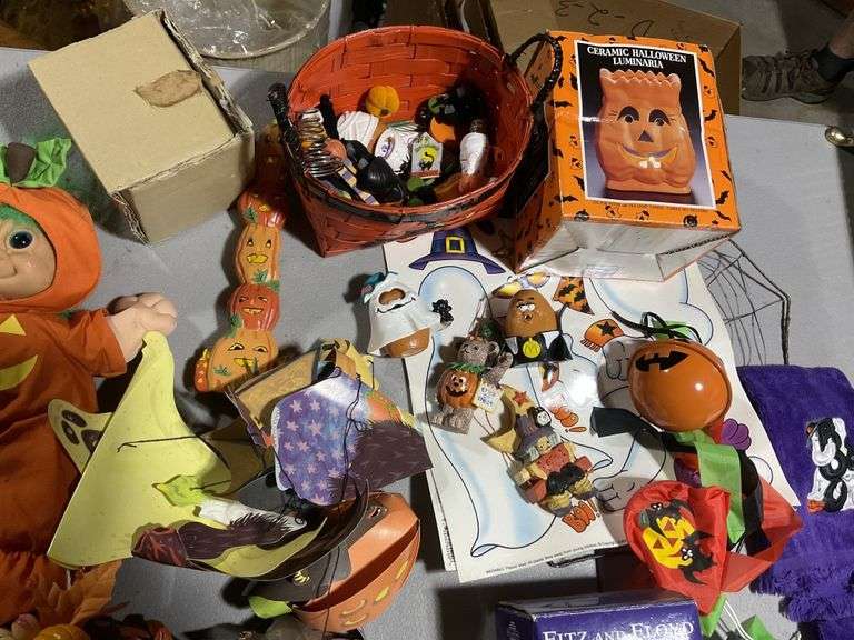 Halloween decorations - Legacy Auction Company
