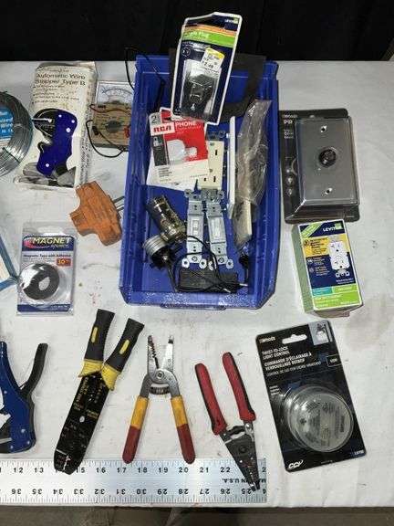 Assorted electrical hardware, electrical tools - Legacy Auction Company