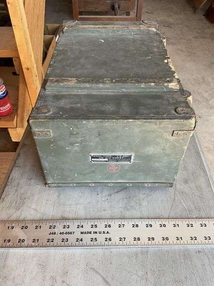 Vintage US army box - Legacy Auction Company