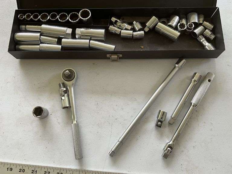 Craftsman and Thorsen sockets. Metric and - Legacy Auction Company